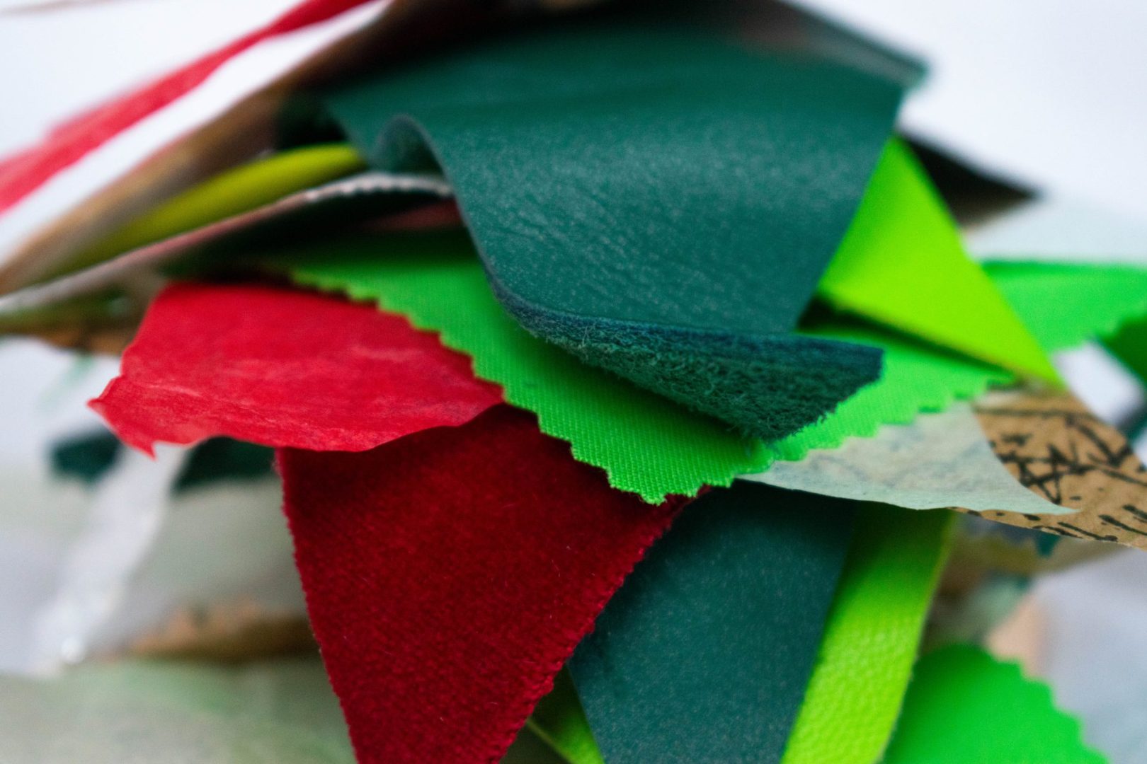 Upcycled Christmas decorations DIY punk | I'M FIRENZE DIGEST